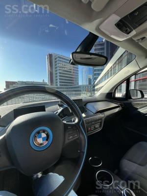 Black BMW I3 2018 in Riga, with an engine capacity of 0.00 L and mileage of 82 thousand km for 13500 €, photo 9 on AUTOMOTO.COM.LV