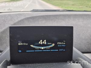Black BMW I3 2018 in Riga, with an engine capacity of 0.00 L and mileage of 82 thousand km for 13500 €, photo 15 on AUTOMOTO.COM.LV