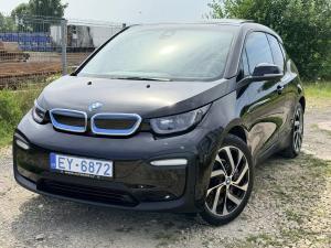 Black BMW I3 2018 in Riga, with an engine capacity of 0.00 L and mileage of 98 thousand km for 13995 €, photo 4 on AUTOMOTO.COM.LV