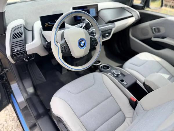 Melns BMW I3 2018 Rīga, ar dzinēja tilpumu 0.00 L un nobraukumu 98 tūkst. km par 13995 €, foto 8 vietnē AUTOMOTO.COM.LV