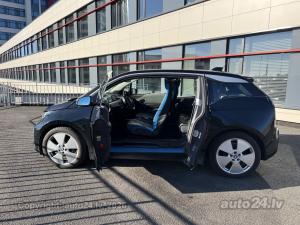 Black BMW I3 2018 in Riga, with an engine capacity of 0.00 L and mileage of 84 thousand km for 12900 €, photo 8 on AUTOMOTO.COM.LV