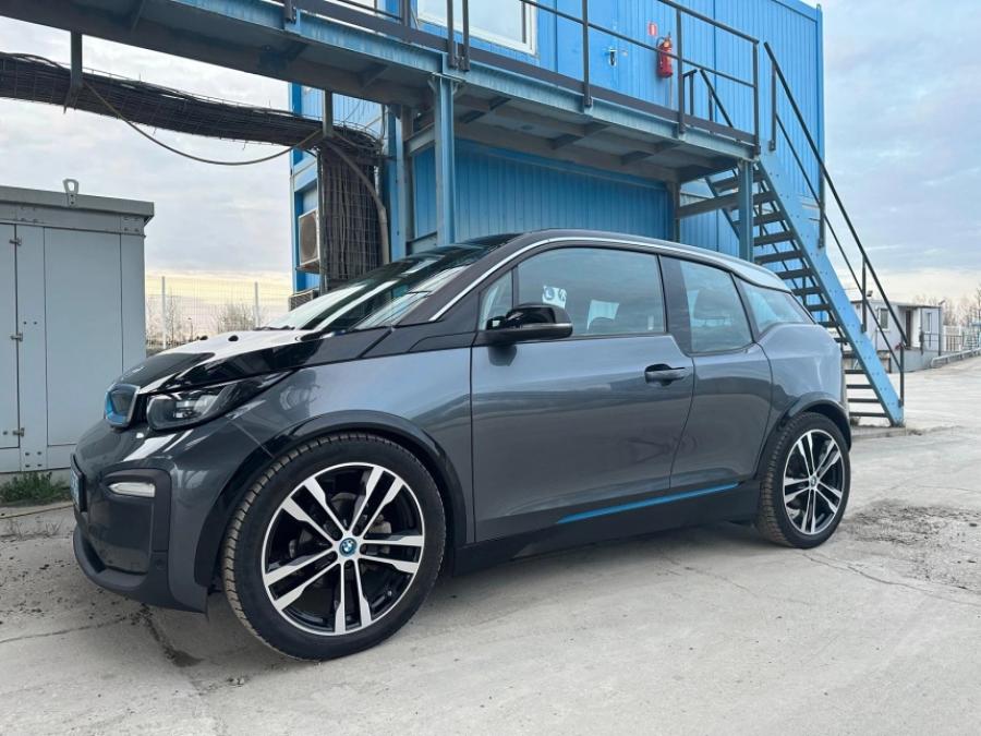 Melns BMW I3 2019 Rīga, ar dzinēja tilpumu 0.00 L un nobraukumu 75 tūkst. km par 17000 €, foto 1 vietnē AUTOMOTO.COM.LV