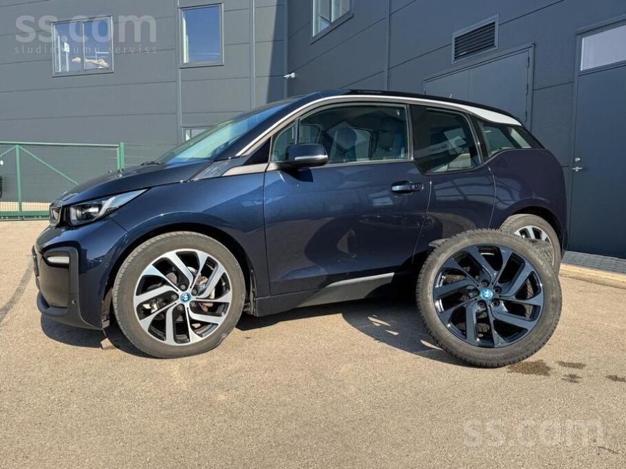 Black BMW I3 2019 in Riga, with an engine capacity of 0.00 L and mileage of 76 thousand km for 17590 €, photo 8 on AUTOMOTO.COM.LV