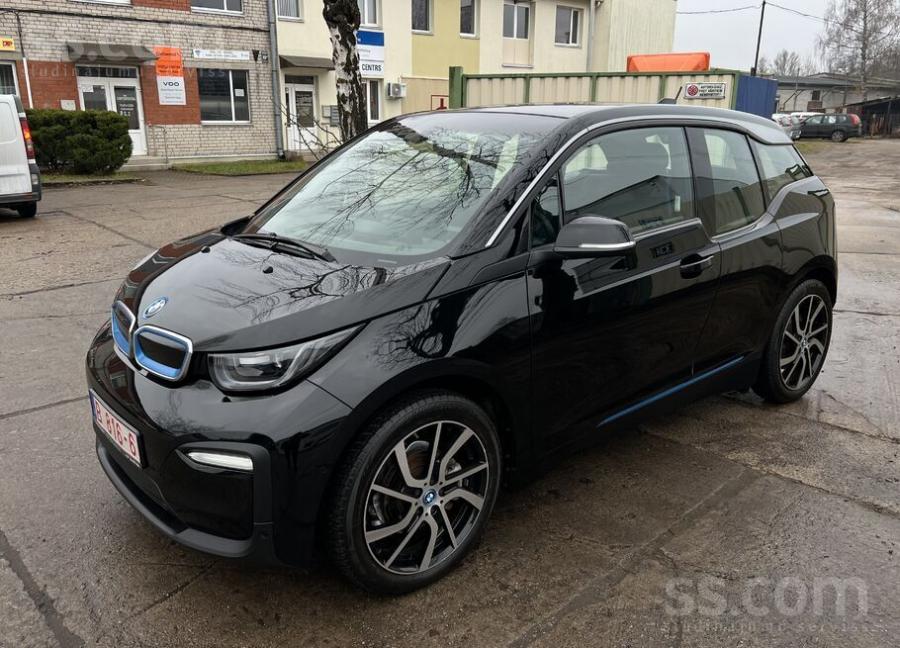 Black BMW I3 2020 in Riga, with an engine capacity of 0.00 L and mileage of 34 thousand km for 17750 €, photo 3 on AUTOMOTO.COM.LV