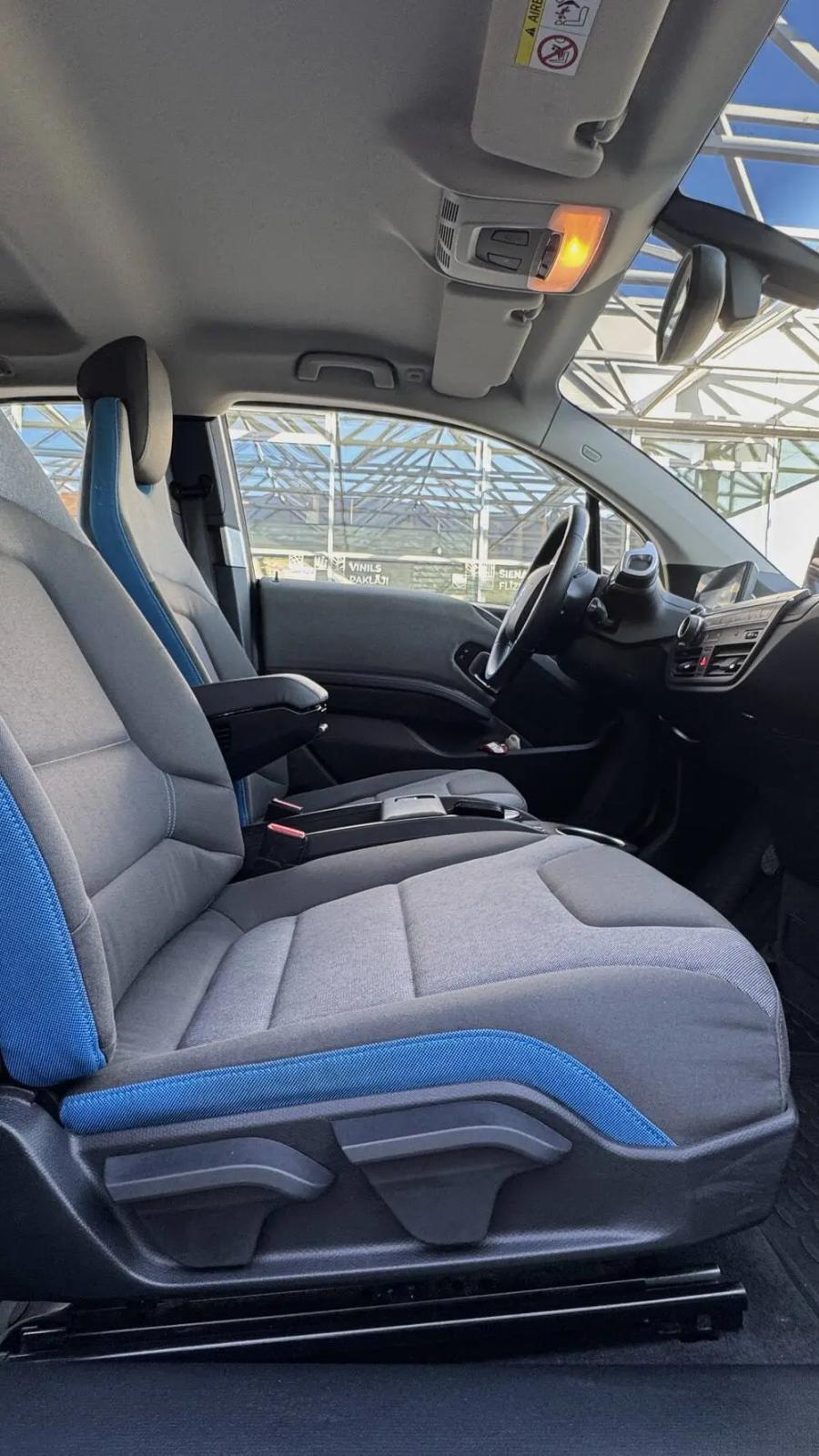 Melns BMW I3 2020 Rīga, ar dzinēja tilpumu 0.00 L un nobraukumu 40 tūkst. km par 18400 €, foto 12 vietnē AUTOMOTO.COM.LV