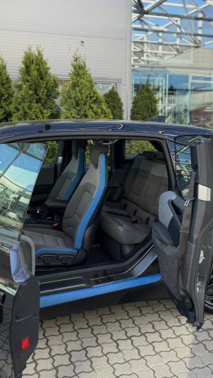 Melns BMW I3 2020 Rīga, ar dzinēja tilpumu 0.00 L un nobraukumu 40 tūkst. km par 18400 €, foto 14 vietnē AUTOMOTO.COM.LV