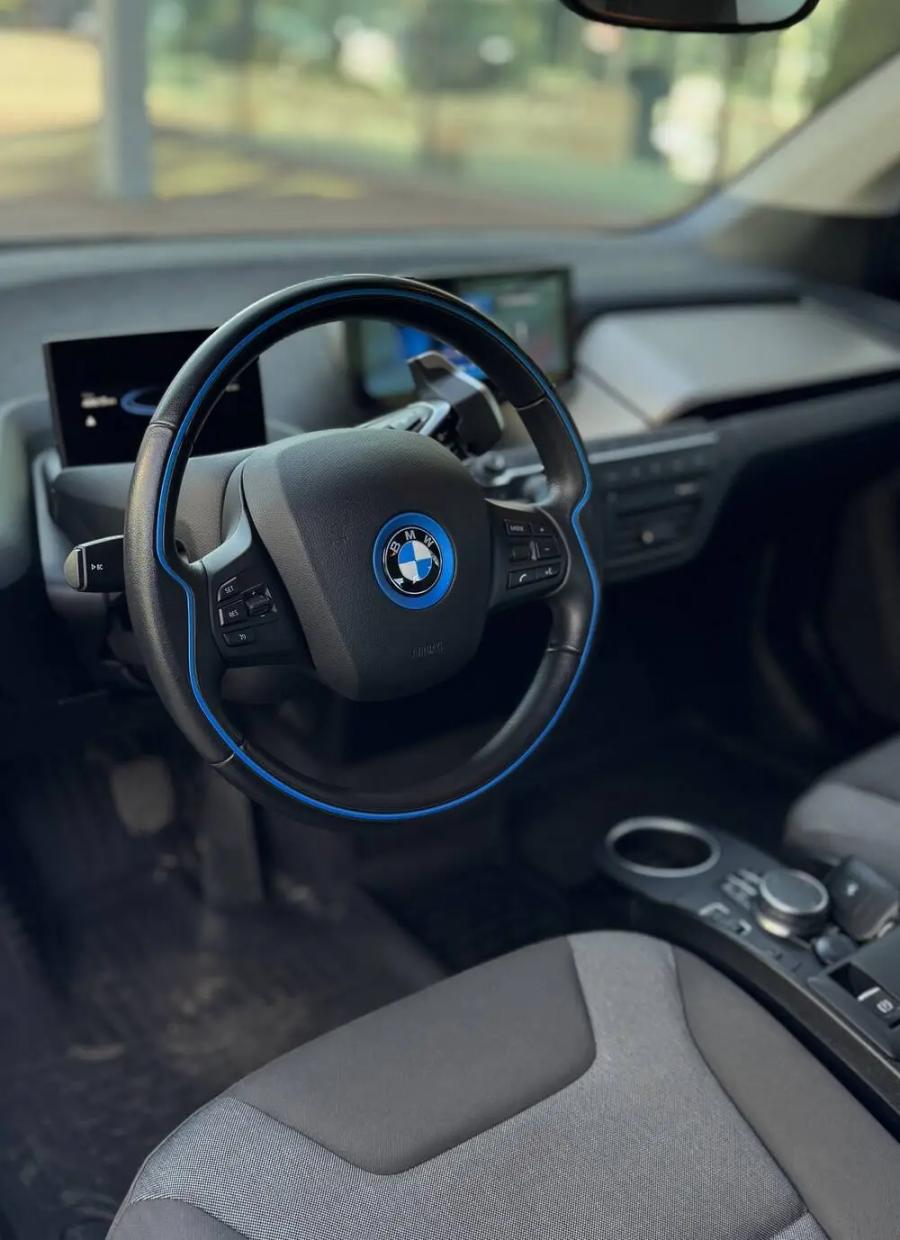 Melns BMW I3 2020 Rīga, ar dzinēja tilpumu 0.00 L un nobraukumu 40 tūkst. km par 18400 €, foto 17 vietnē AUTOMOTO.COM.LV