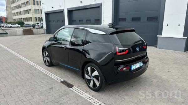 Black BMW I3 2020 in Riga, with an engine capacity of 0.00 L and mileage of 64 thousand km for 16950 €, photo 5 on AUTOMOTO.COM.LV