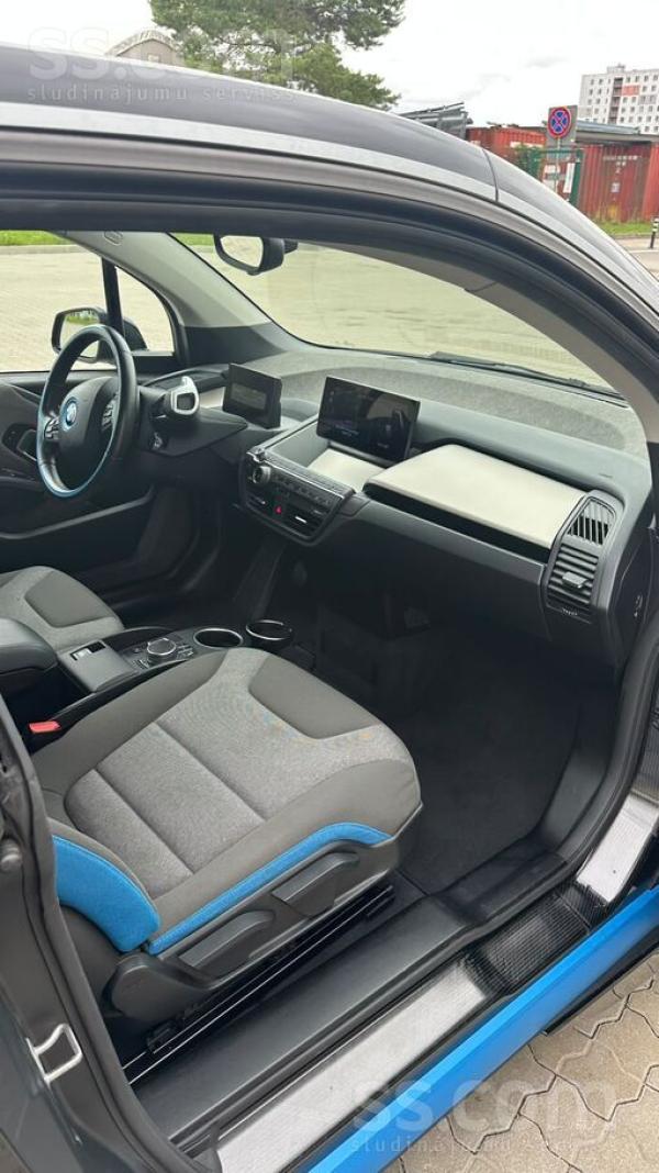 Black BMW I3 2020 in Riga, with an engine capacity of 0.00 L and mileage of 64 thousand km for 16950 €, photo 8 on AUTOMOTO.COM.LV