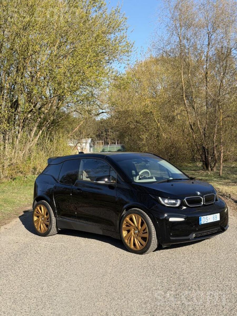 Black BMW I3 2021 in Riga, with an engine capacity of 0.00 L and mileage of 100 thousand km for 16000 €, photo 6 on AUTOMOTO.COM.LV
