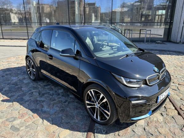 Black BMW I3 2022 in Riga, with an engine capacity of 0.00 L and mileage of 21 thousand km for 19800 €, photo 1 on AUTOMOTO.COM.LV