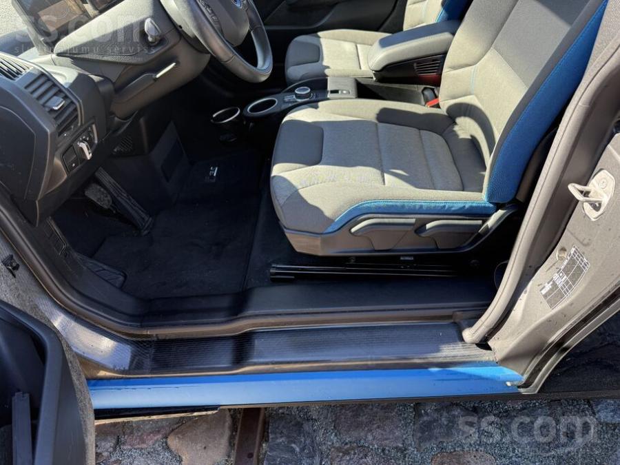 Melns BMW I3 2022 Rīga, ar dzinēja tilpumu 0.00 L un nobraukumu 21 tūkst. km par 19800 €, foto 24 vietnē AUTOMOTO.COM.LV