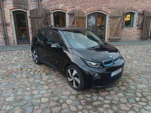 Black BMW I3 2016 in Klaipeda, with an engine capacity of 0.65 L and mileage of 95 thousand km for 7500 €, photo 3 on AUTOMOTO.COM.LV