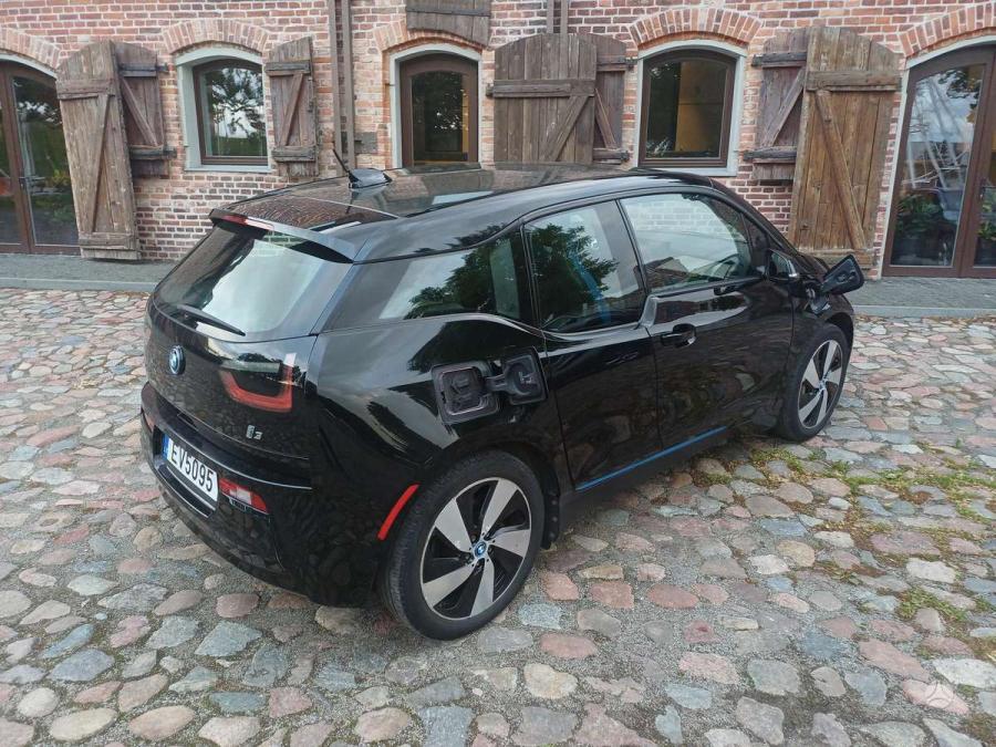Black BMW I3 2016 in Klaipeda, with an engine capacity of 0.65 L and mileage of 95 thousand km for 7500 €, photo 11 on AUTOMOTO.COM.LV