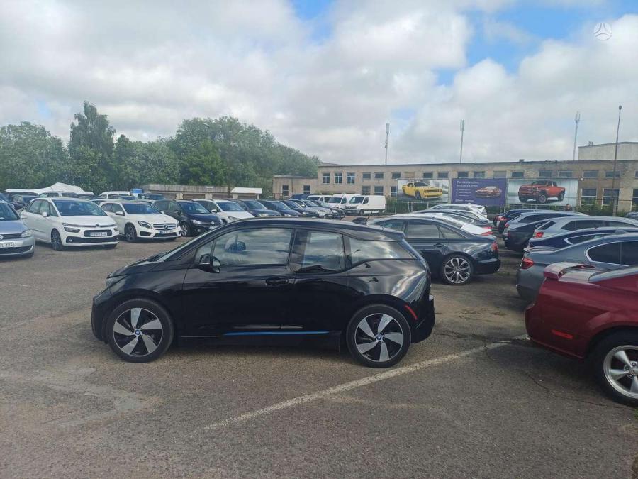Black BMW I3 2016 in Klaipeda, with an engine capacity of 0.65 L and mileage of 95 thousand km for 7500 €, photo 14 on AUTOMOTO.COM.LV