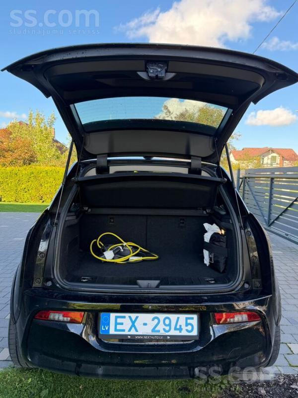 Black BMW I3 2019 in Riga, with an engine capacity of 0.00 L and mileage of 80 thousand km for 16500 €, photo 3 on AUTOMOTO.COM.LV