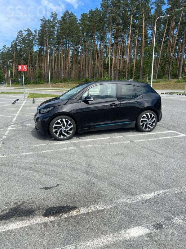 Black BMW I3 2017 in Riga, with an engine capacity of 0.00 L and mileage of 109 thousand km for 12000 €, photo 2 on AUTOMOTO.COM.LV