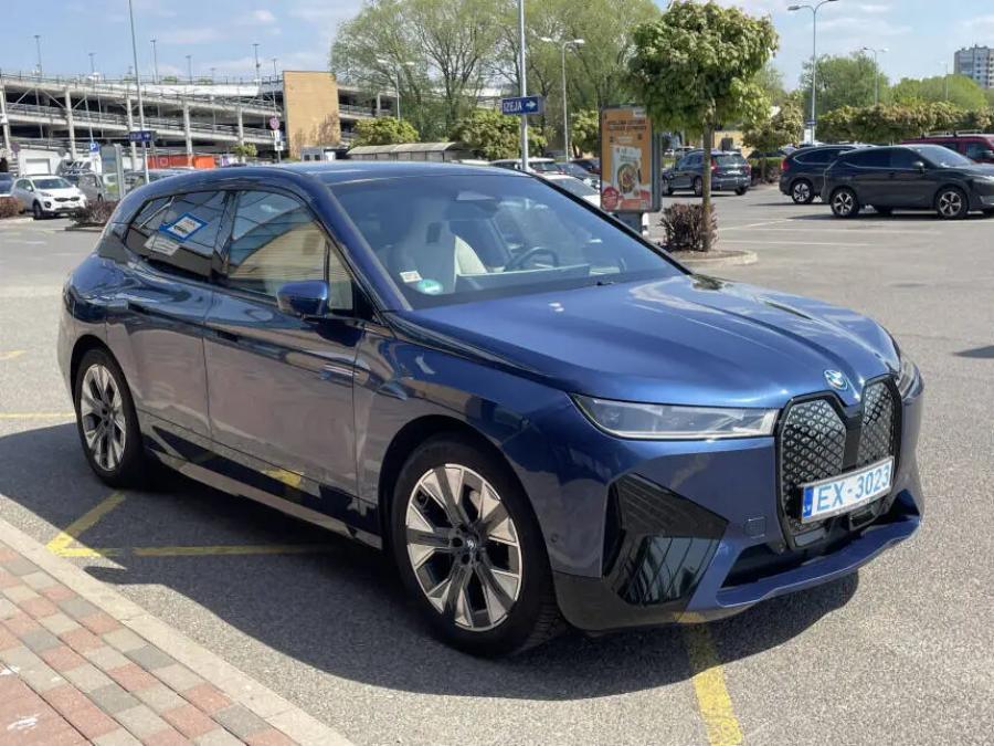 Blue BMW I3 2022 in Riga, with an engine capacity of 0.00 L and mileage of 15 thousand km for 79990 €, photo 1 on AUTOMOTO.COM.LV