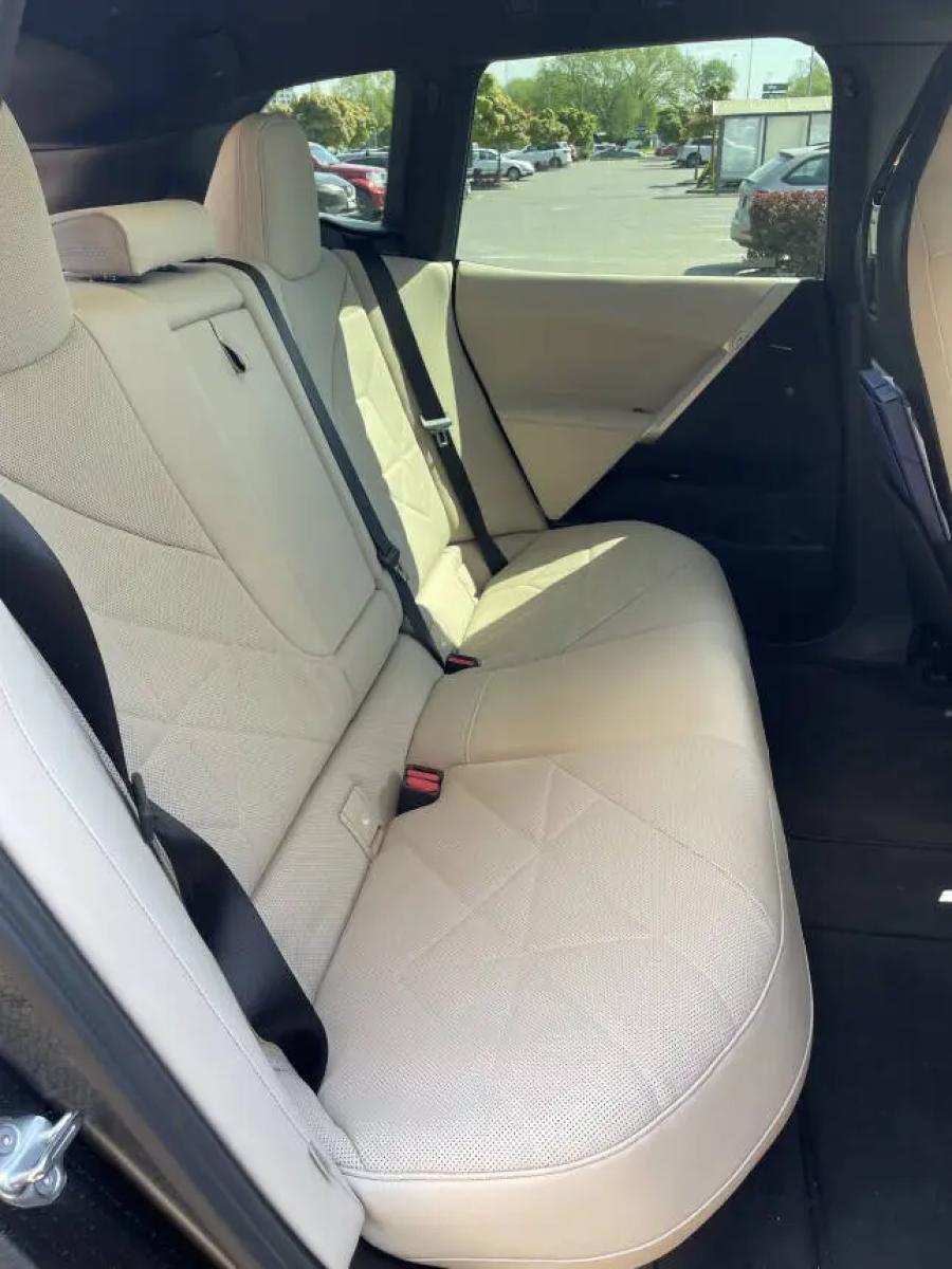 Blue BMW I3 2022 in Riga, with an engine capacity of 0.00 L and mileage of 15 thousand km for 79990 €, photo 12 on AUTOMOTO.COM.LV