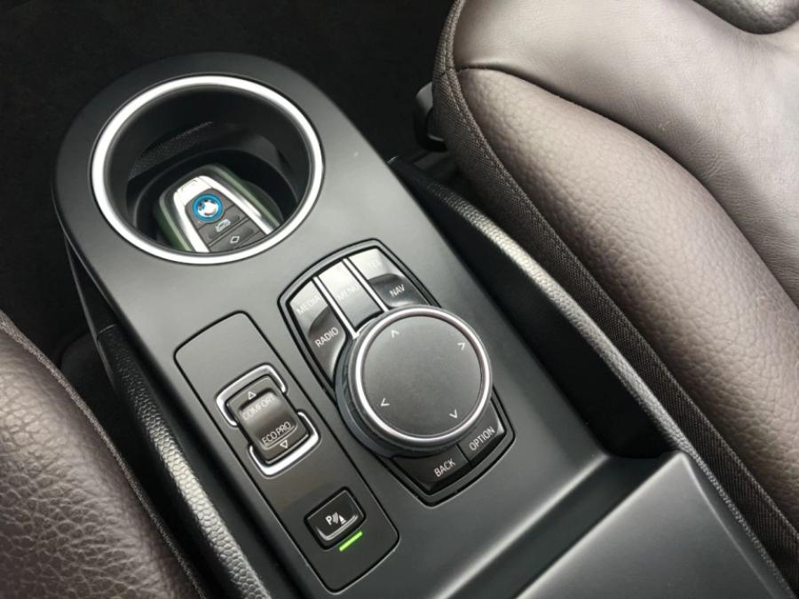 Zils BMW I3 2016 Rīga, ar dzinēja tilpumu 0.00 L un nobraukumu 181 tūkst. km par 14950 €, foto 17 vietnē AUTOMOTO.COM.LV