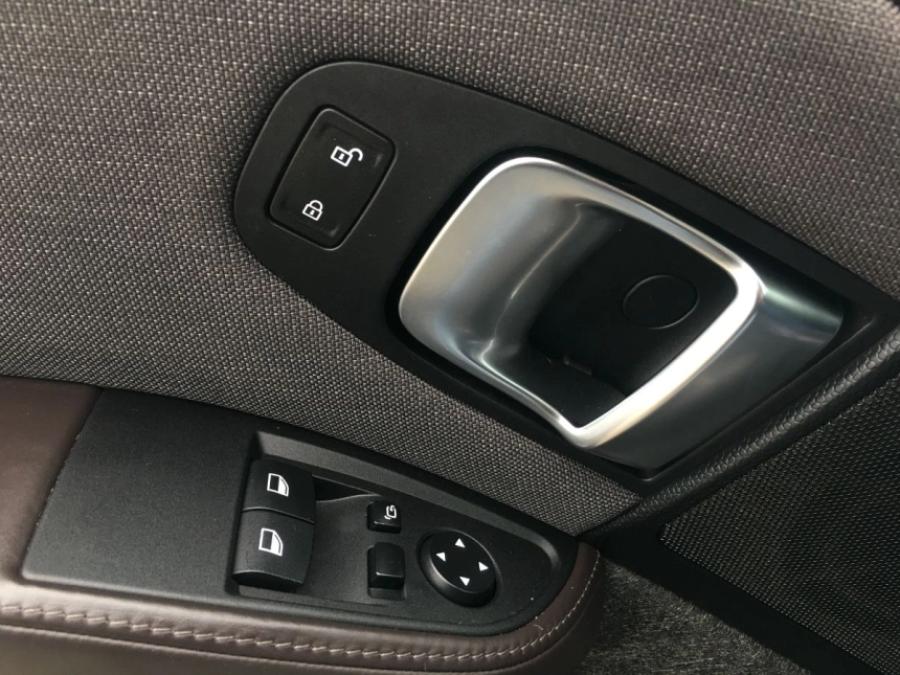 Zils BMW I3 2016 Rīga, ar dzinēja tilpumu 0.00 L un nobraukumu 181 tūkst. km par 14950 €, foto 21 vietnē AUTOMOTO.COM.LV