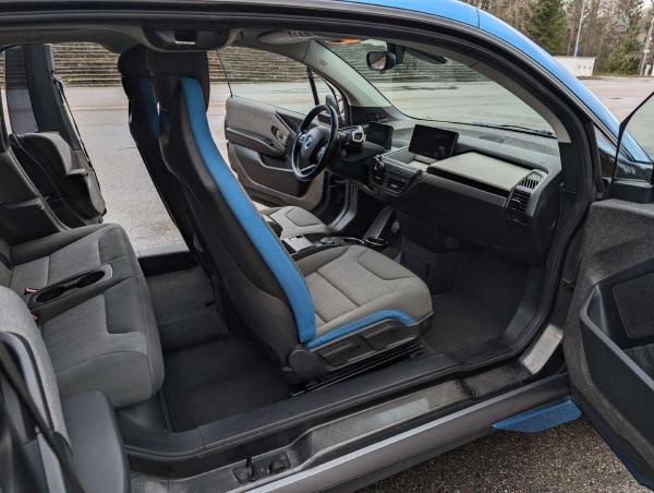 Blue BMW I3 2017 in Alytus, with an engine capacity of 0.65 L and mileage of 121 thousand km for 11800 €, photo 9 on AUTOMOTO.COM.LV