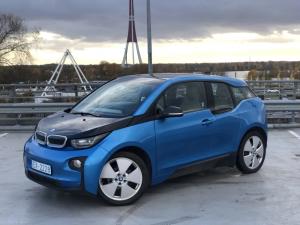 Zils BMW I3 2017 Rīga, ar dzinēja tilpumu 0.00 L un nobraukumu 55 tūkst. km par 10900 €, foto  vietnē AUTOMOTO.COM.LV