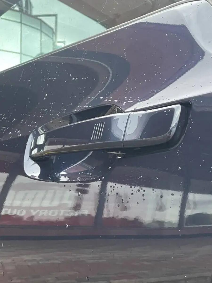 Blue BMW I3 2018 in Riga, with an engine capacity of 0.00 L and mileage of 115 thousand km for 19800 €, photo 11 on AUTOMOTO.COM.LV