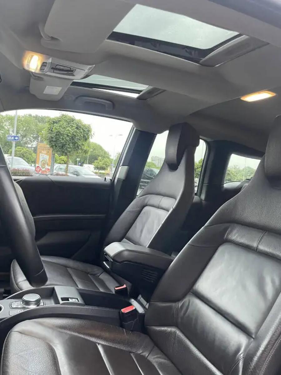 Blue BMW I3 2018 in Riga, with an engine capacity of 0.00 L and mileage of 115 thousand km for 19800 €, photo 13 on AUTOMOTO.COM.LV