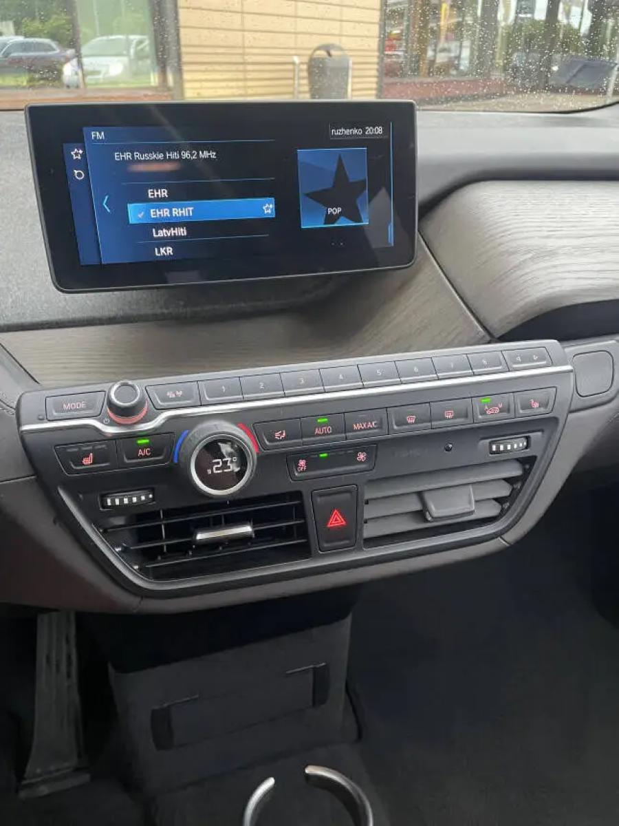 Blue BMW I3 2018 in Riga, with an engine capacity of 0.00 L and mileage of 115 thousand km for 19800 €, photo 16 on AUTOMOTO.COM.LV