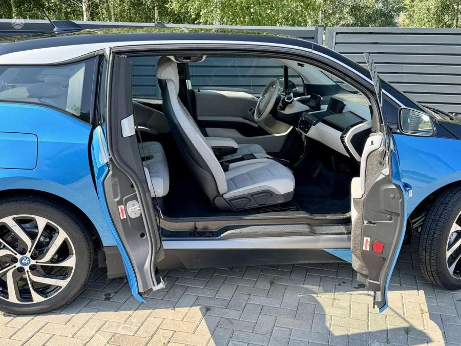 Blue BMW I3 2018 in Kaunas, with an engine capacity of 0.00 L and mileage of 61 thousand km for 13400 €, photo 8 on AUTOMOTO.COM.LV