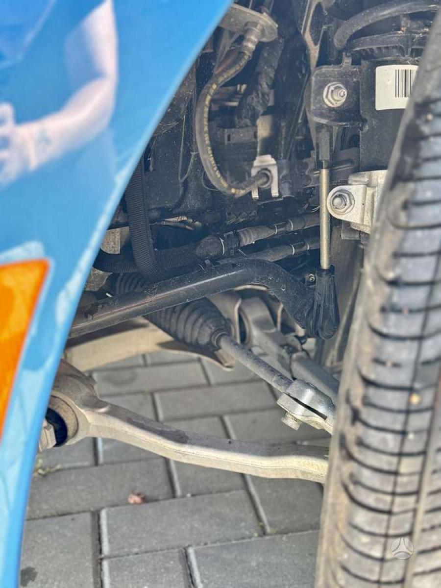 Blue BMW I3 2018 in Kaunas, with an engine capacity of 0.00 L and mileage of 61 thousand km for 13400 €, photo 18 on AUTOMOTO.COM.LV