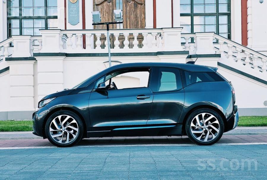 Grey BMW I3 2014 in Jelgava, with an engine capacity of 0.00 L and mileage of 107 thousand km for 8890 €, photo 4 on AUTOMOTO.COM.LV