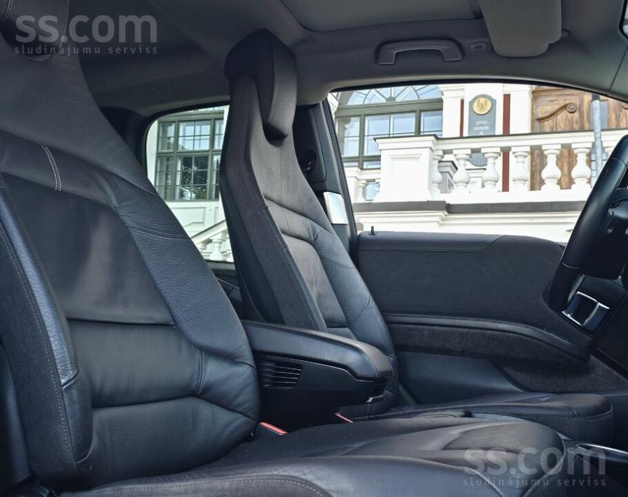 Grey BMW I3 2014 in Jelgava, with an engine capacity of 0.00 L and mileage of 107 thousand km for 8890 €, photo 11 on AUTOMOTO.COM.LV