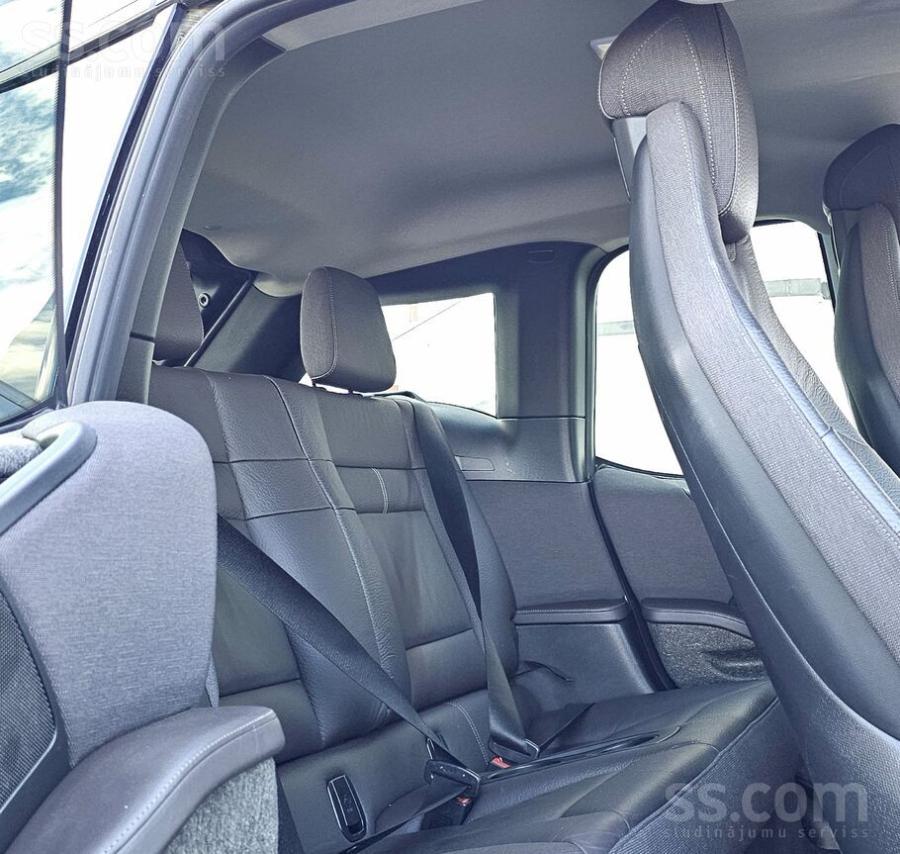 Grey BMW I3 2014 in Jelgava, with an engine capacity of 0.00 L and mileage of 107 thousand km for 8890 €, photo 13 on AUTOMOTO.COM.LV