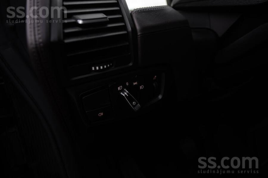 Grey BMW I3 2014 in Jelgava, with an engine capacity of 0.00 L and mileage of 93 thousand km for 8590 €, photo 12 on AUTOMOTO.COM.LV