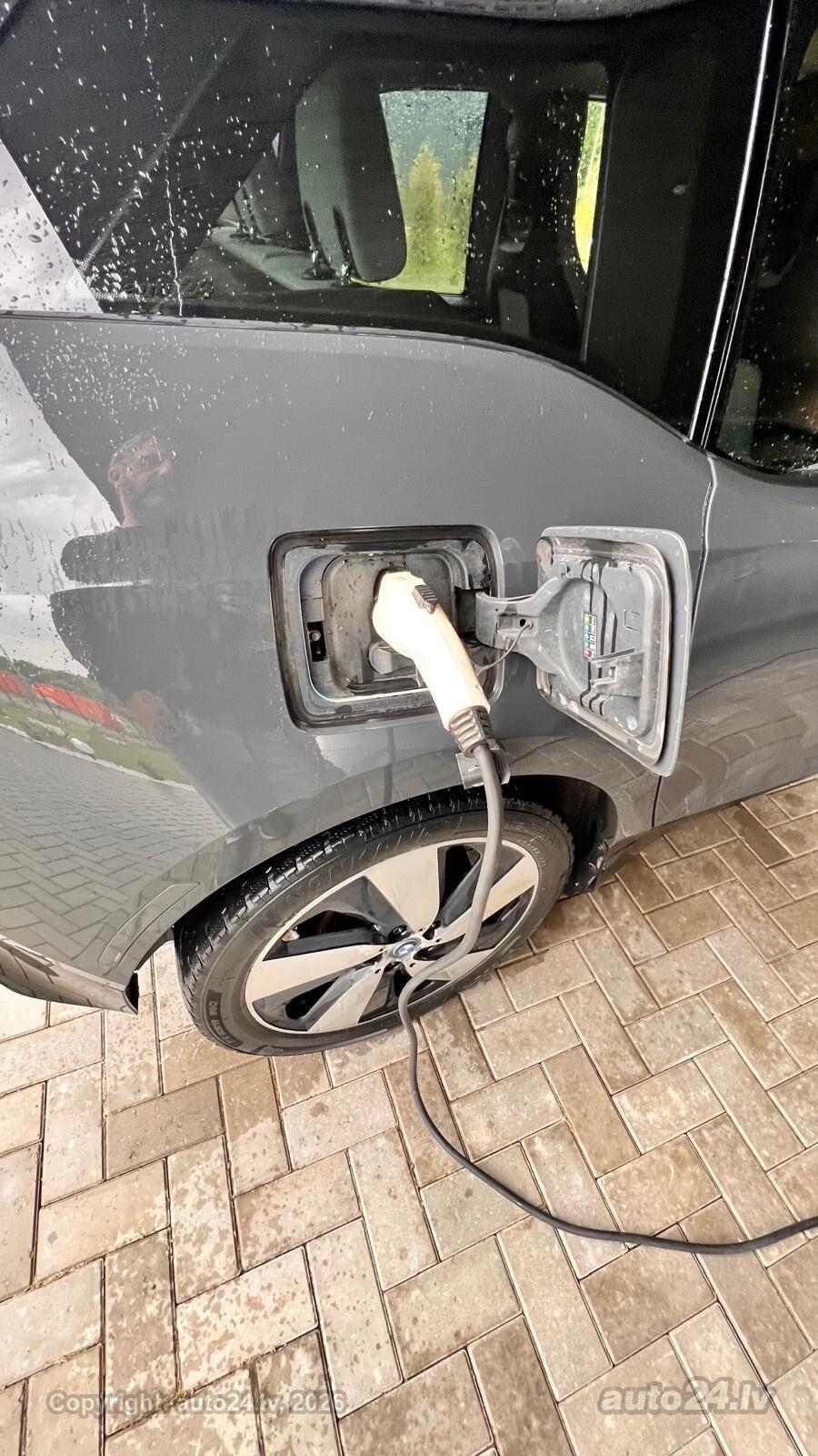 Pelēks BMW I3 2015 Tallina, ar dzinēja tilpumu 0.00 L un nobraukumu 144 tūkst. km par 10500 €, foto 10 vietnē AUTOMOTO.COM.LV