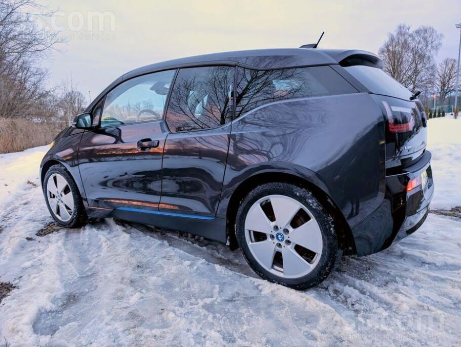 Grey BMW I3 2015 in Riga, with an engine capacity of 0.00 L and mileage of 113 thousand km for 8200 €, photo 4 on AUTOMOTO.COM.LV