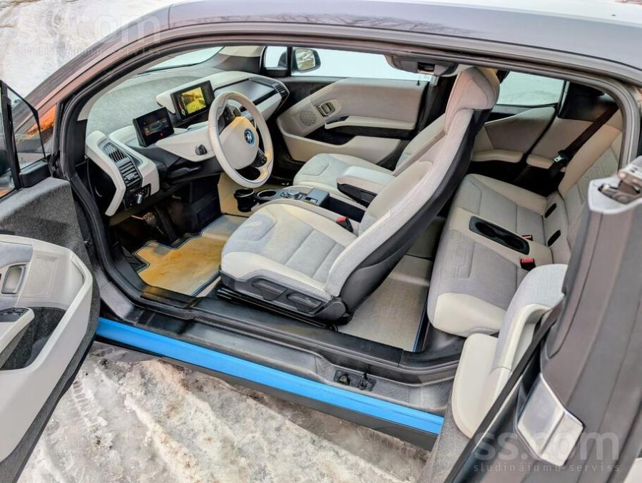 Grey BMW I3 2015 in Riga, with an engine capacity of 0.00 L and mileage of 113 thousand km for 8200 €, photo 6 on AUTOMOTO.COM.LV