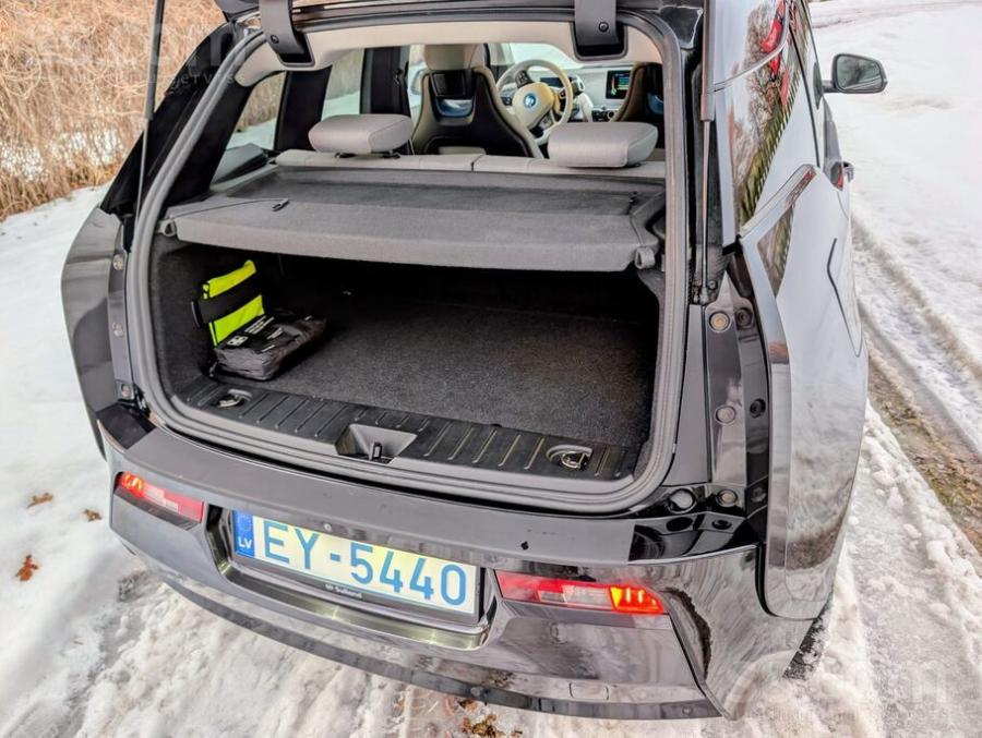 Grey BMW I3 2015 in Riga, with an engine capacity of 0.00 L and mileage of 113 thousand km for 8200 €, photo 8 on AUTOMOTO.COM.LV