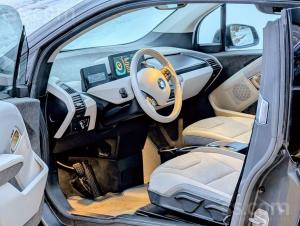Grey BMW I3 2015 in Riga, with an engine capacity of 0.00 L and mileage of 113 thousand km for 8200 €, photo 11 on AUTOMOTO.COM.LV