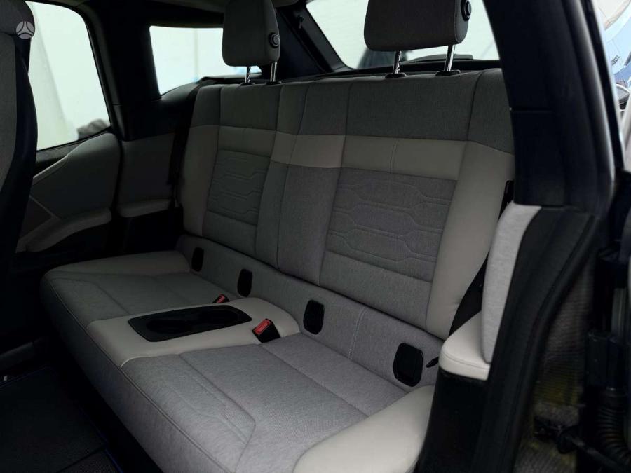 Pelēks BMW I3 2015 Viļņa, ar dzinēja tilpumu 0.00 L un nobraukumu 50 tūkst. km par 9900 €, foto 12 vietnē AUTOMOTO.COM.LV