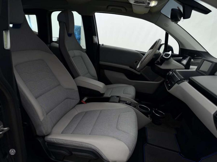 Pelēks BMW I3 2015 Viļņa, ar dzinēja tilpumu 0.00 L un nobraukumu 50 tūkst. km par 9900 €, foto 14 vietnē AUTOMOTO.COM.LV