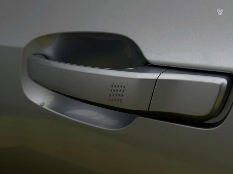 Pelēks BMW I3 2015 Viļņa, ar dzinēja tilpumu 0.00 L un nobraukumu 50 tūkst. km par 9900 €, foto 18 vietnē AUTOMOTO.COM.LV