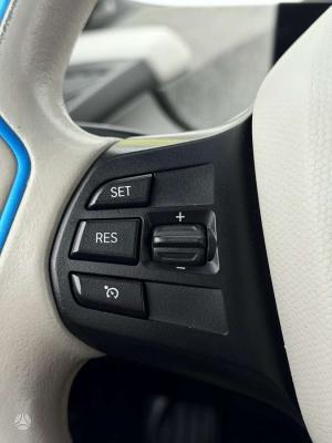 Pelēks BMW I3 2015 Viļņa, ar dzinēja tilpumu 0.00 L un nobraukumu 50 tūkst. km par 9900 €, foto 24 vietnē AUTOMOTO.COM.LV
