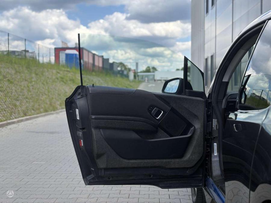 Grey BMW I3 2015 in Vilnius, with an engine capacity of 0.65 L and mileage of 175 thousand km for 7990 €, photo 12 on AUTOMOTO.COM.LV
