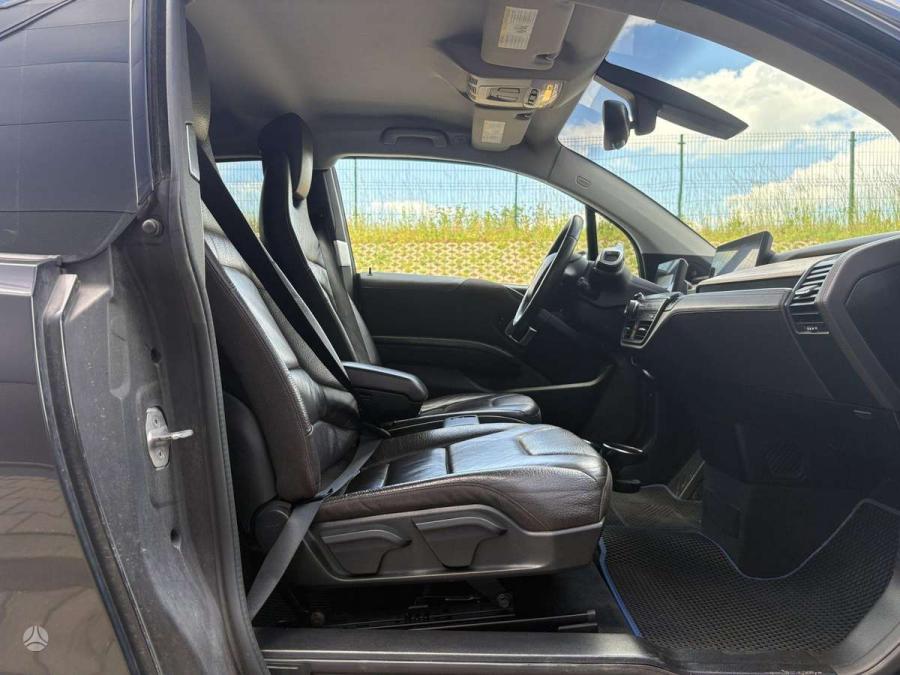 Grey BMW I3 2015 in Vilnius, with an engine capacity of 0.65 L and mileage of 175 thousand km for 7990 €, photo 17 on AUTOMOTO.COM.LV