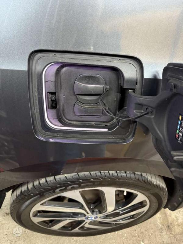 Pelēks BMW I3 2016 Viļņa, ar dzinēja tilpumu 0.00 L un nobraukumu 112 tūkst. km par 10900 €, foto 11 vietnē AUTOMOTO.COM.LV