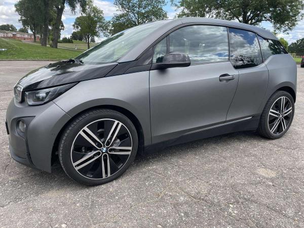 Pelēks BMW I3 2016 Kauņa, ar dzinēja tilpumu 0.00 L un nobraukumu 128 tūkst. km par 10200 €, foto 3 vietnē AUTOMOTO.COM.LV