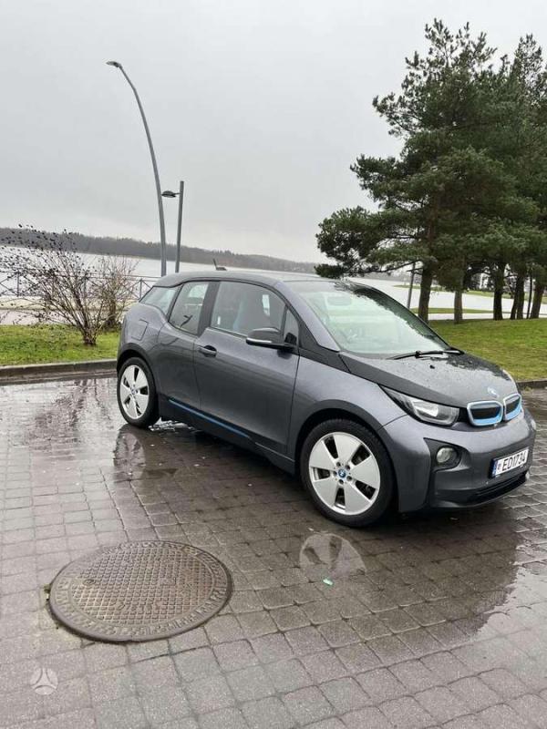 Grey BMW I3 2017 in Klaipeda, with an engine capacity of 0.00 L and mileage of 129 thousand km for 8700 €, photo 1 on AUTOMOTO.COM.LV
